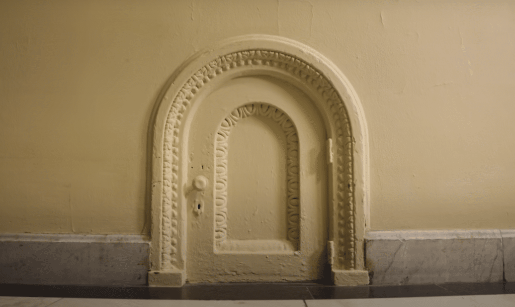 Here's Why the United States Capitol has Adorable Tiny Doors