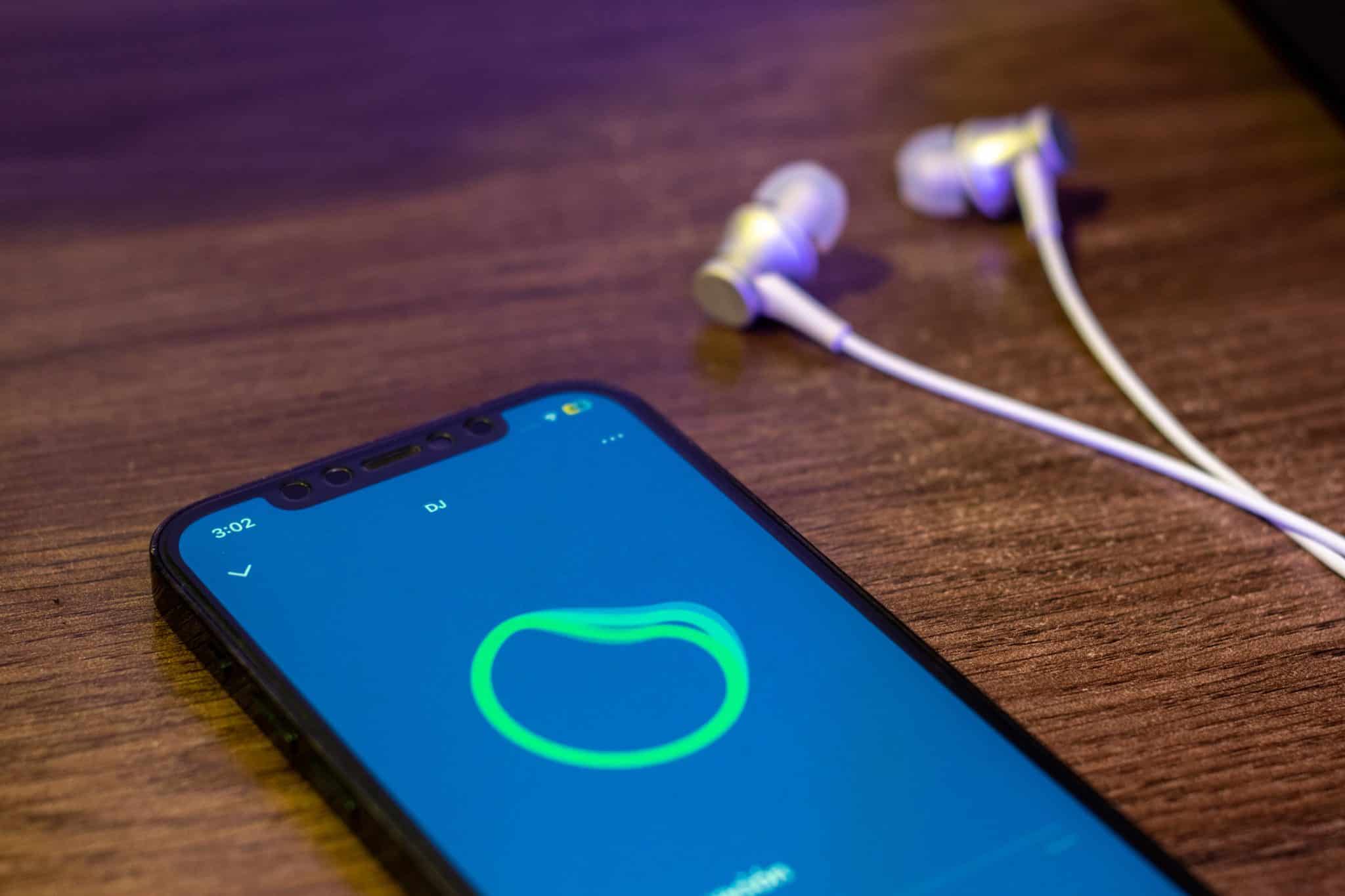 I Tried Spotify's AI DJ Feature As a Skeptic and an Ex-DJ. Here's What ...